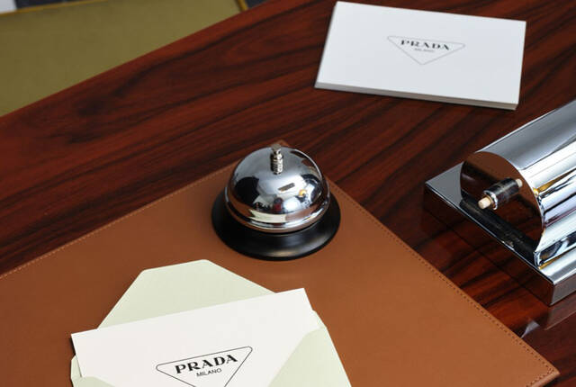 Exclusive Offers & Services | Prada Beauty Official Site